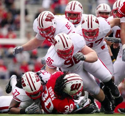 UW football: Defense dominates spring game, allowing no touchdowns