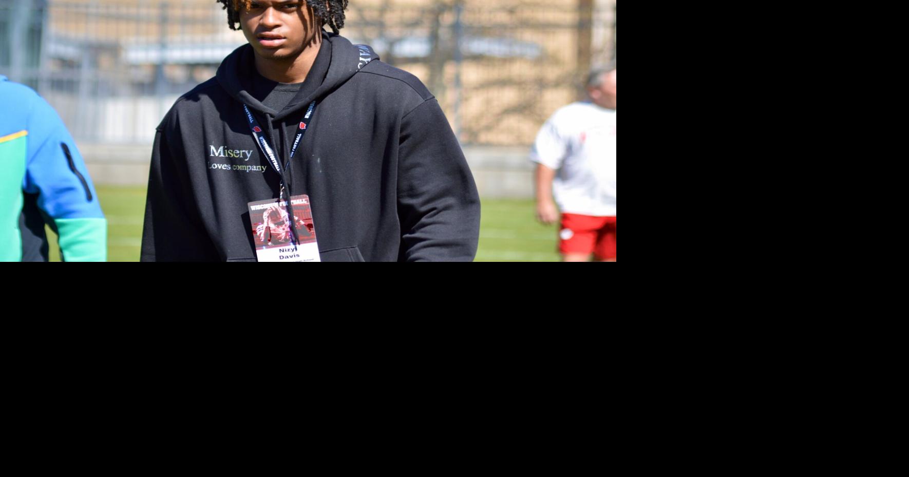 Tight end Nizyi Davis commits to Wisconsin football