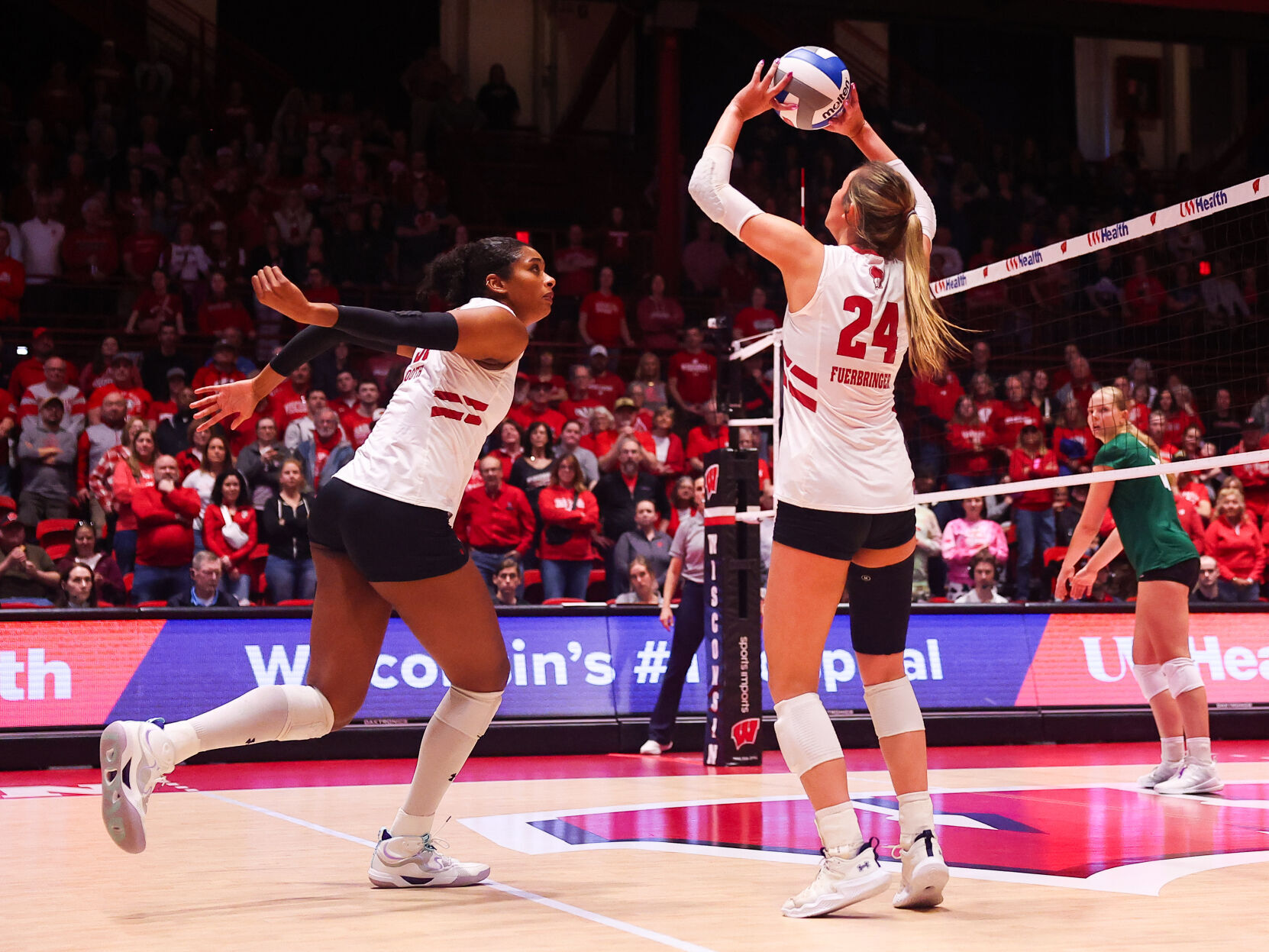 Wisconsin volleyball 2025 roster breakdown