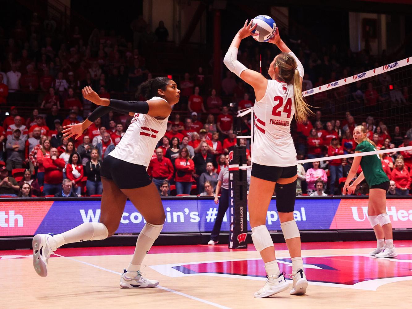 Middle blocker Alicia Andrew joining Wisconsin volleyball