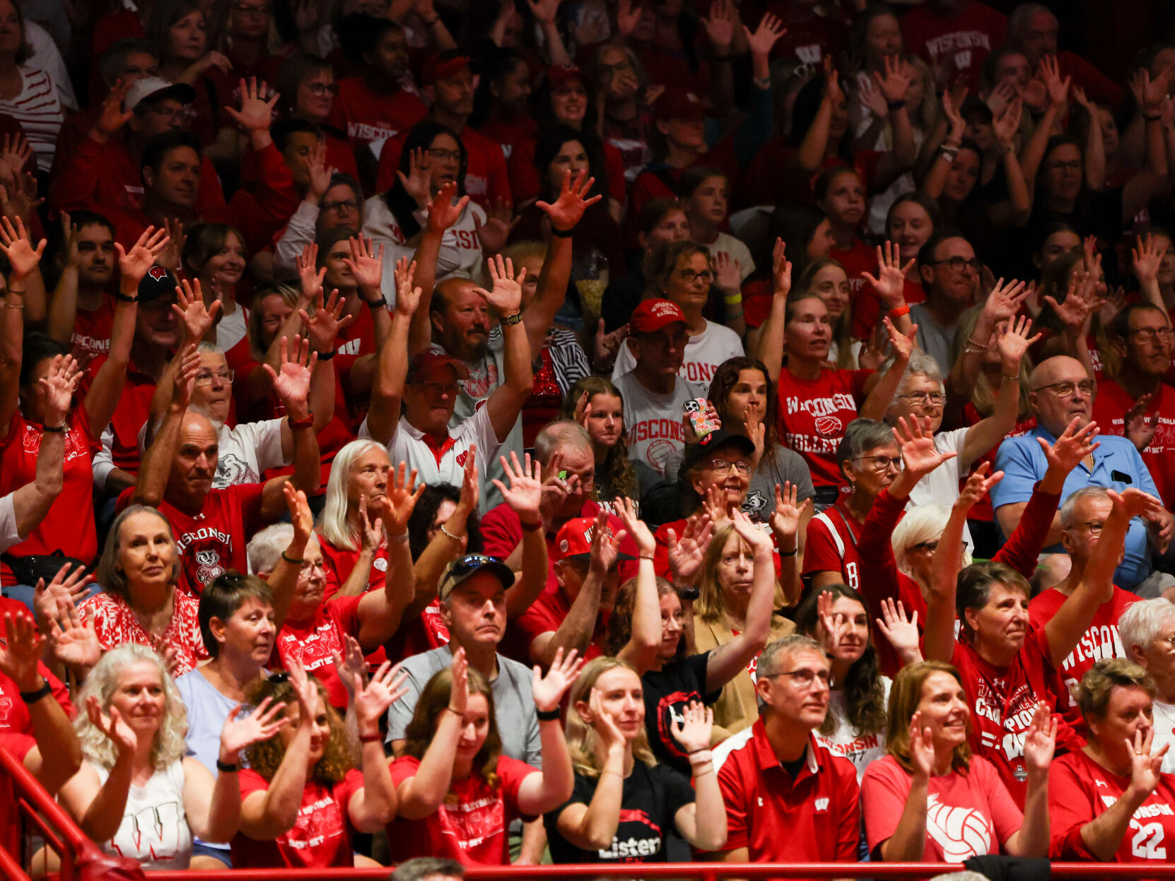 3 stories as Wisconsin volleyball defeats Michigan at home