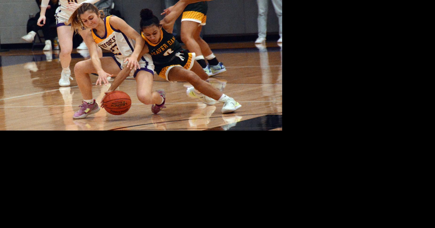 DeForest can't get buzzer beater to drop, loses to Badger East foe ...