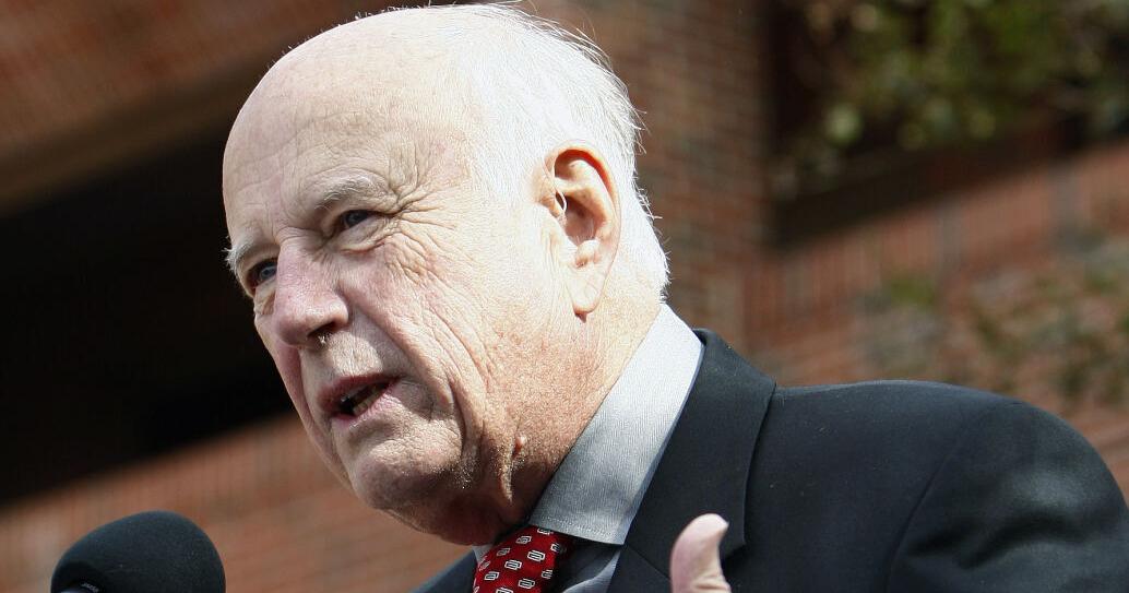 Wisconsin alum, longtime leader Chuck Neinas dies at 93