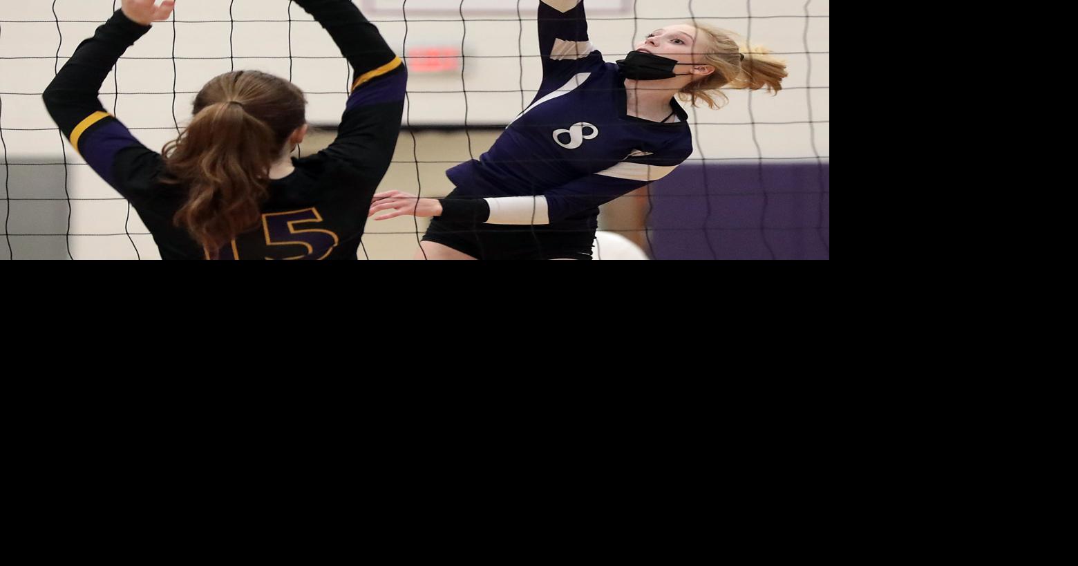 Summer Grigg, Ally Saleh pace Waunakee's playoff-opening victory