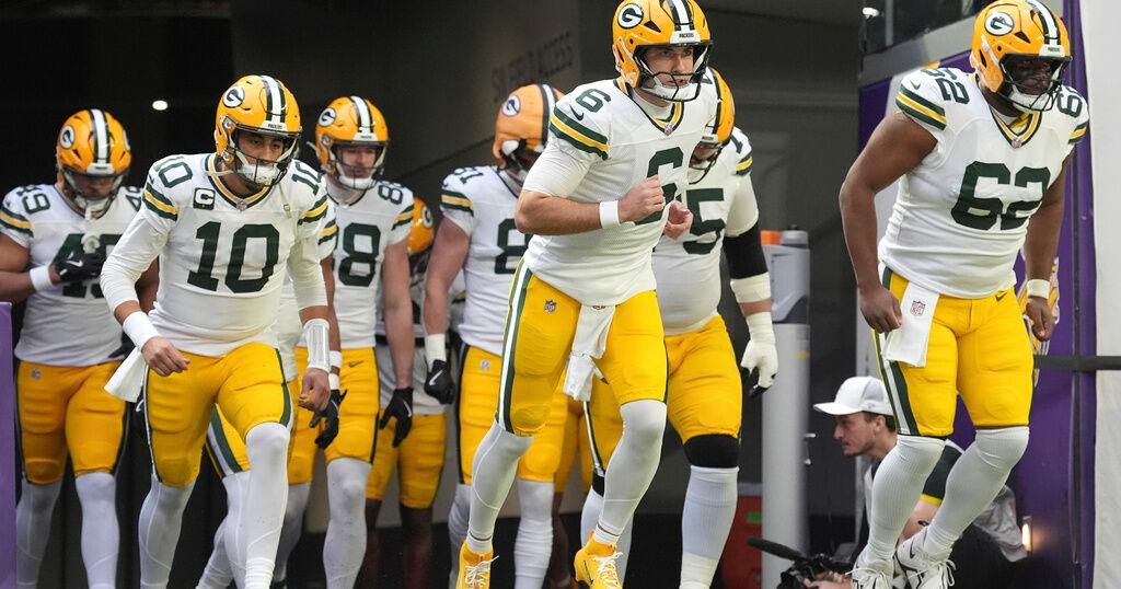 How to watch the Packers face Bears Saturday in the playoffs
