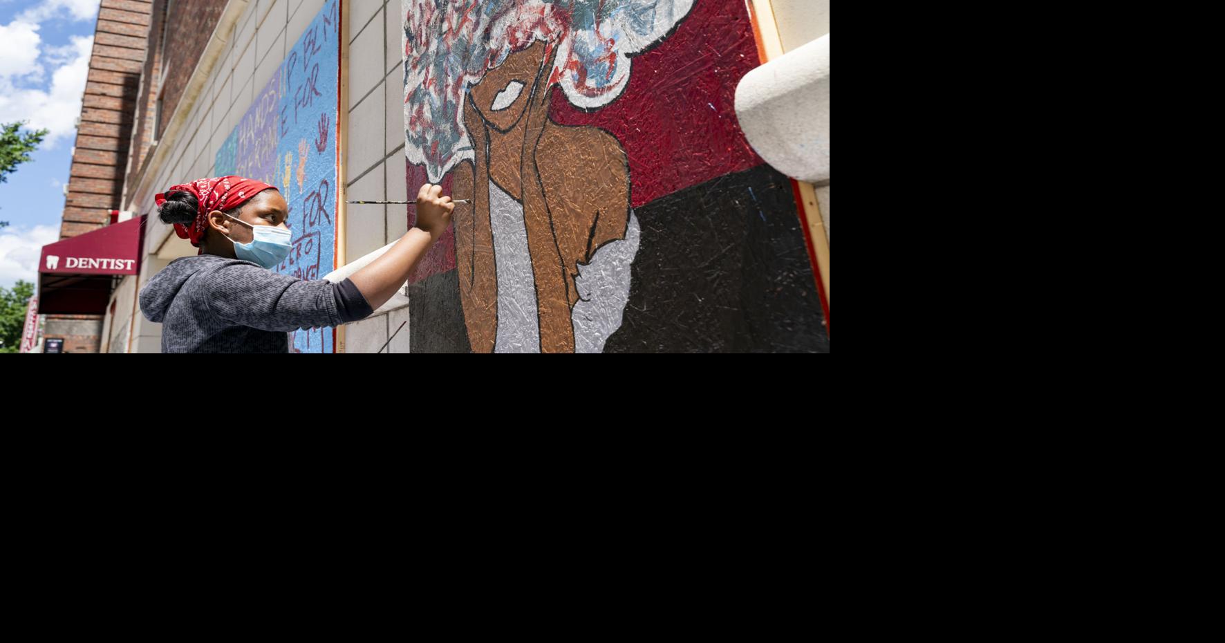 Painting murals gives students empowering role in protest movement