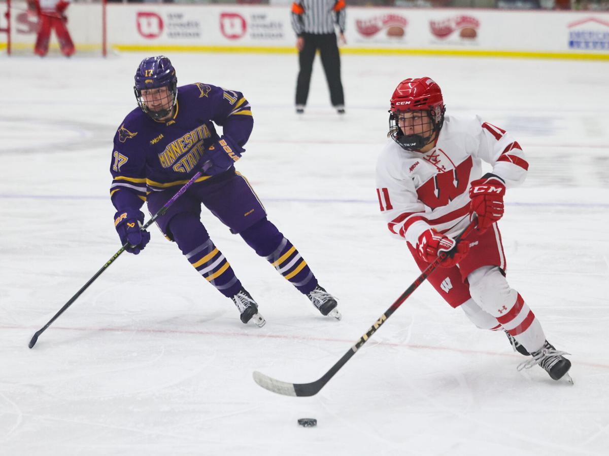 Wisconsin women's hockey roster for 2025-26 season