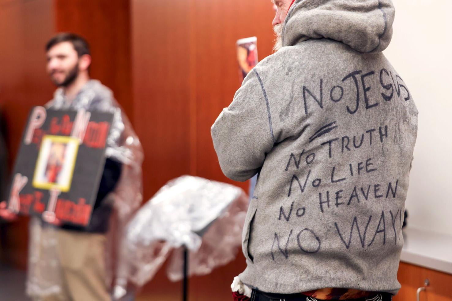 La Crosse city council drops invocation prayer practice