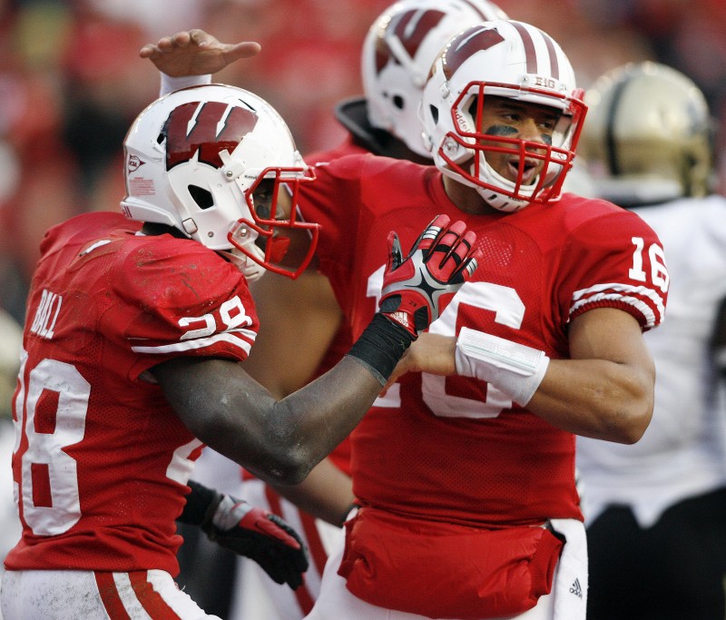 UW football: Badgers regain their footing in topsy-turvy Big Ten