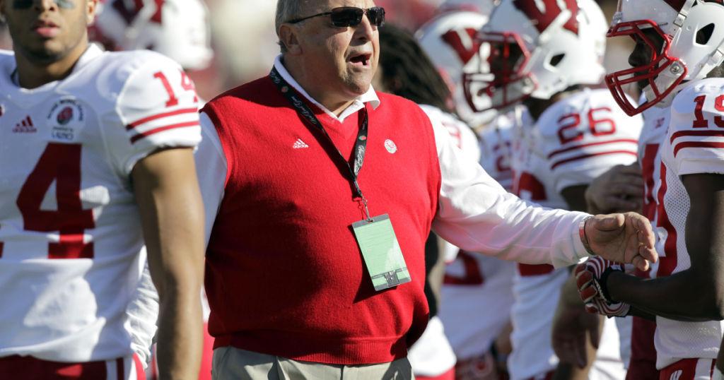 Andy Baggot: Preseason college football preview magazines could put ...