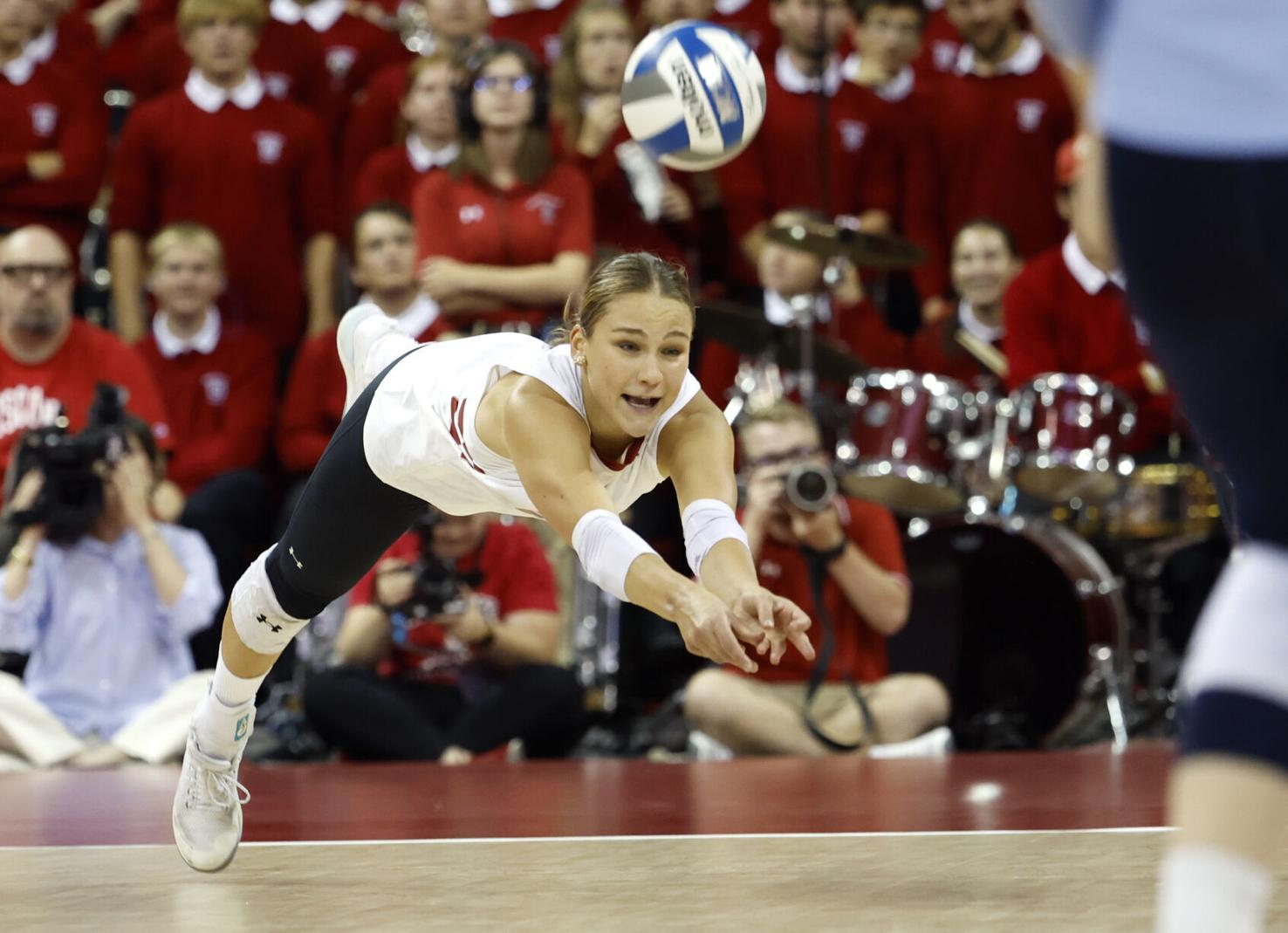 Wisconsin volleyball at Rutgers score, analysis