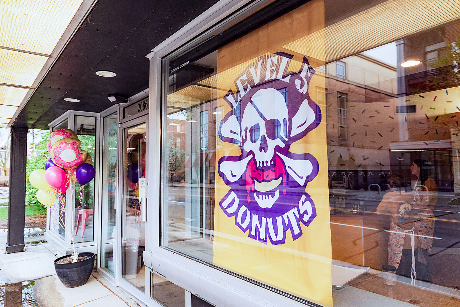 Level 5 Donuts opens brick-and-mortar vegan shop