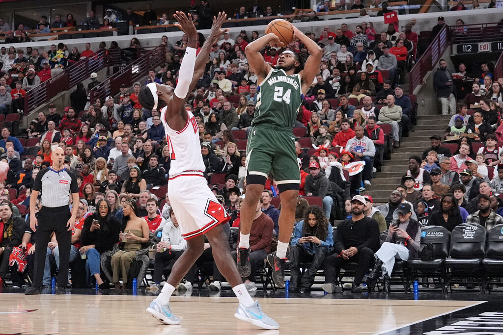 Photos: Bucks visit Bulls in division matchup