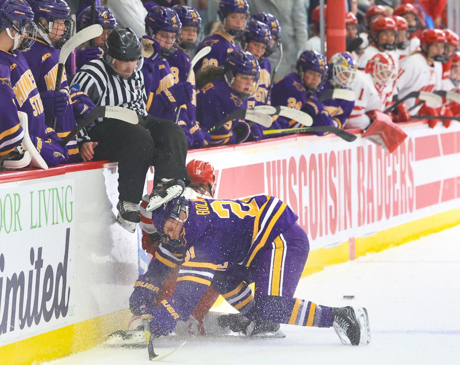 Record-setting offense carries Wisconsin women's hockey