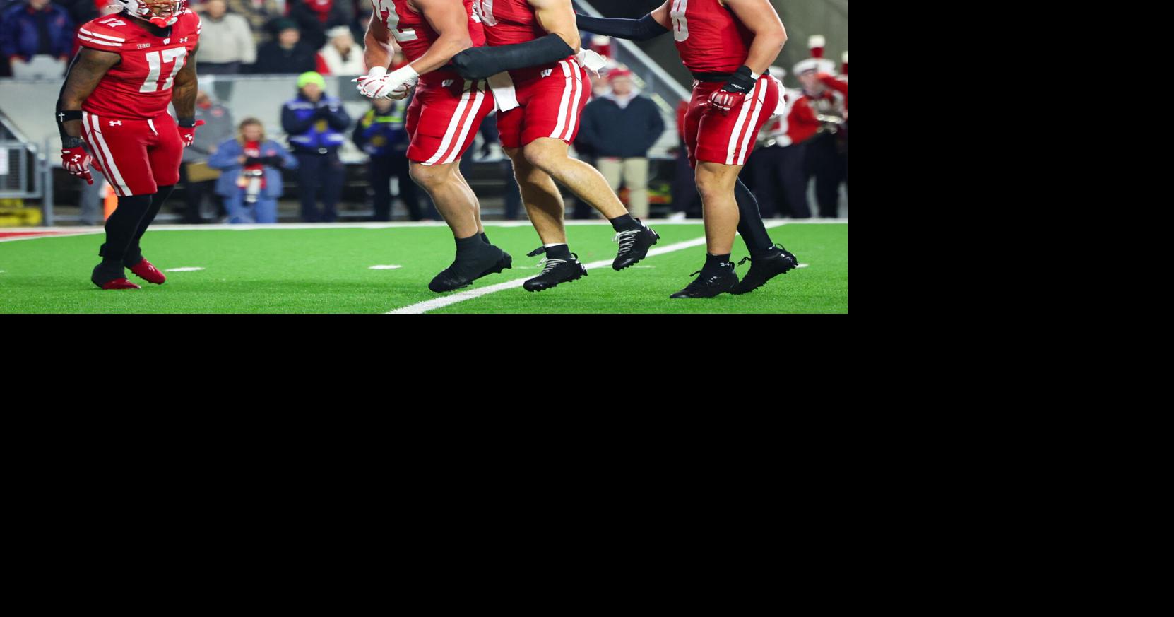 Wisconsin football beats Illinois 27-10
