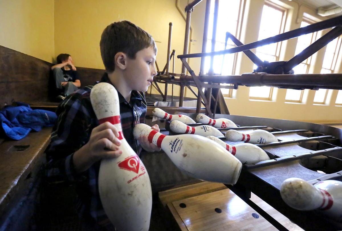 Homemade Bowling Alley Pinsetter - Homemade Ftempo