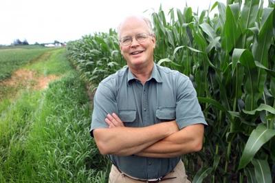 John Nichols: Dale Schultz is smart to count on crossover votes