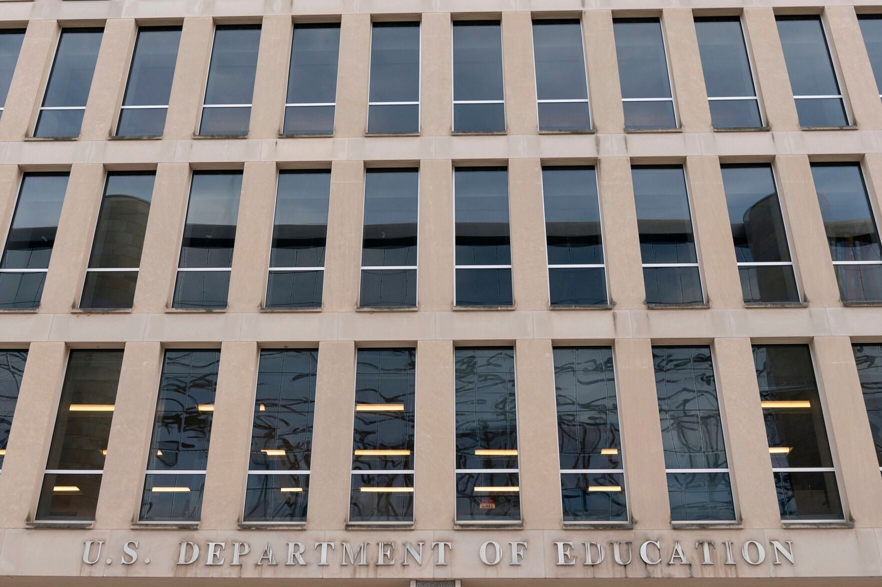Judge strikes down Trump administration overhaul of student loan ...