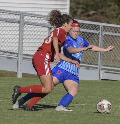 Hanover men’s, women’s soccer win to keep hold on HCAC lead | Sports ...