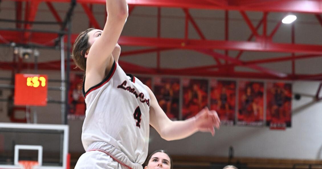 Davis breaks Madison's career scoring record | Sports | madisoncourier.com