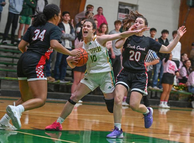 INDIANA ROUNDUP: Shawe dominates Rock Creek from start in 56-20 win ...