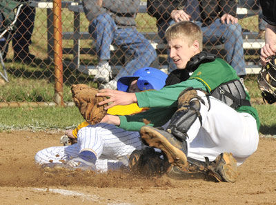 Mayor Armstrong returns to the diamond | Sports | madisoncourier.com