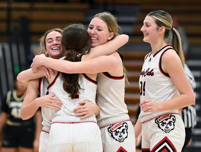 Davis breaks Madison's career scoring record | Sports | madisoncourier.com