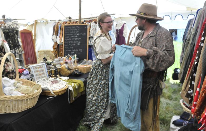 Mountain man rendezvous: Oregon Trail Muzzleloaders meet on the ...