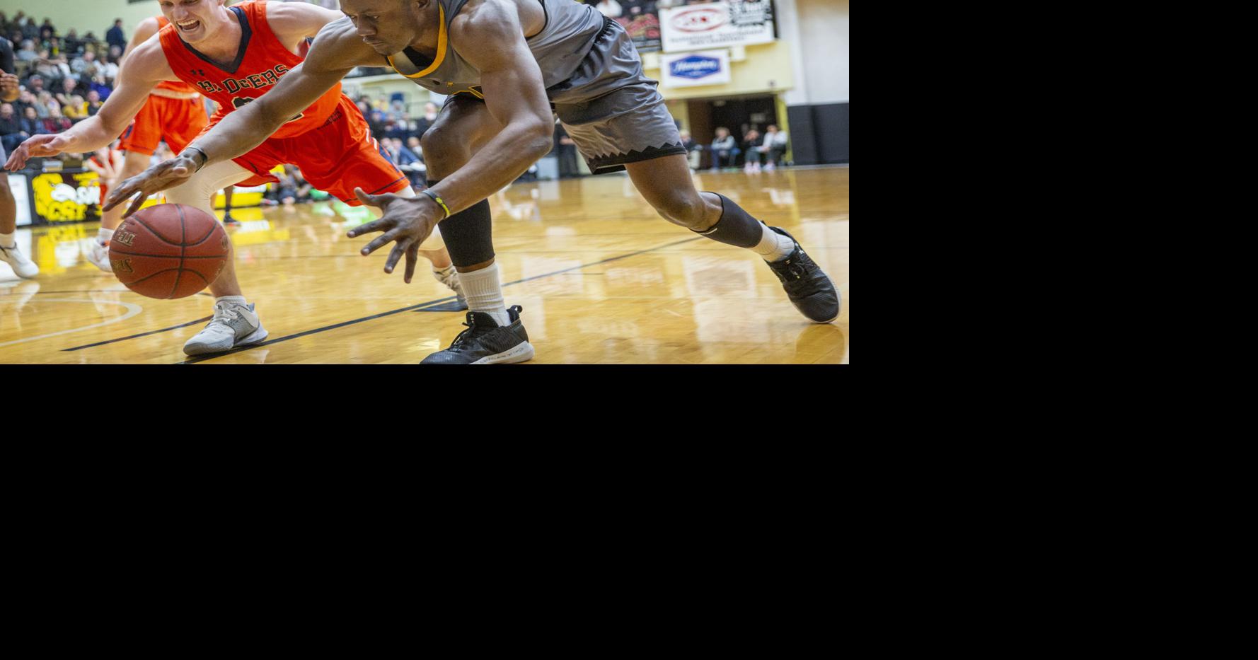 PHOTOS: CSI basketball
