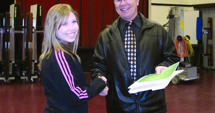 Pierson Gets Academic Scholarship