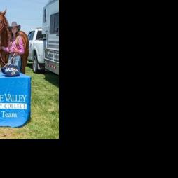 Buhl's Adyson Wright signs with TVCC women's rodeo