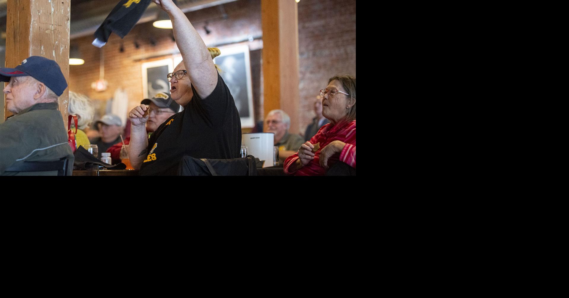 PHOTOS: CSI women's basketball watch party