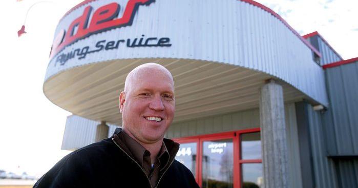 Reeder Flying Service Hands Business to New Owners