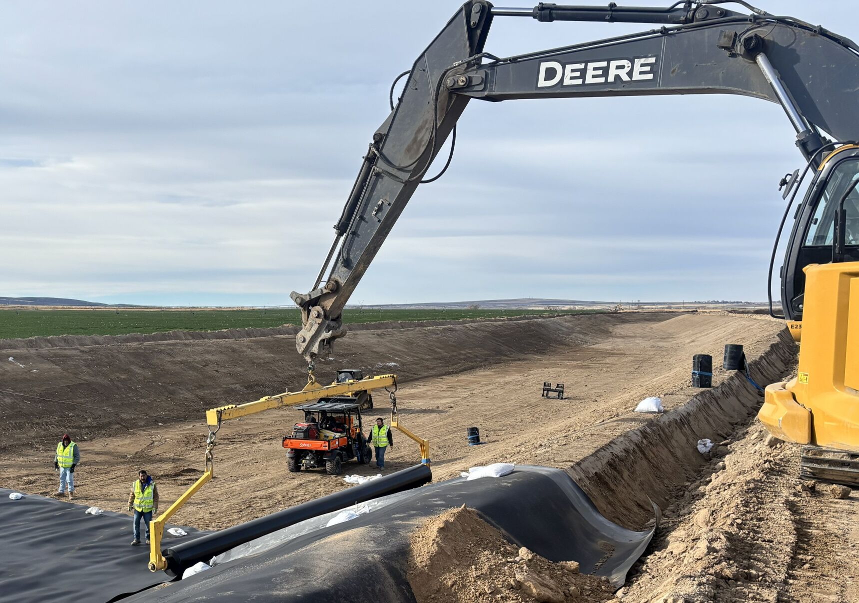 Twin Falls canal project to control canal seepage waste