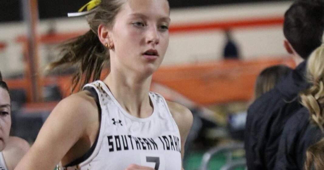 College of Southern Idaho Elizabeth Phillips leads CSI track