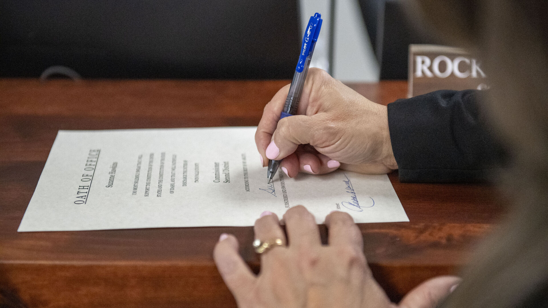 Hawkins is sworn in as Twin Falls County Commissioner
