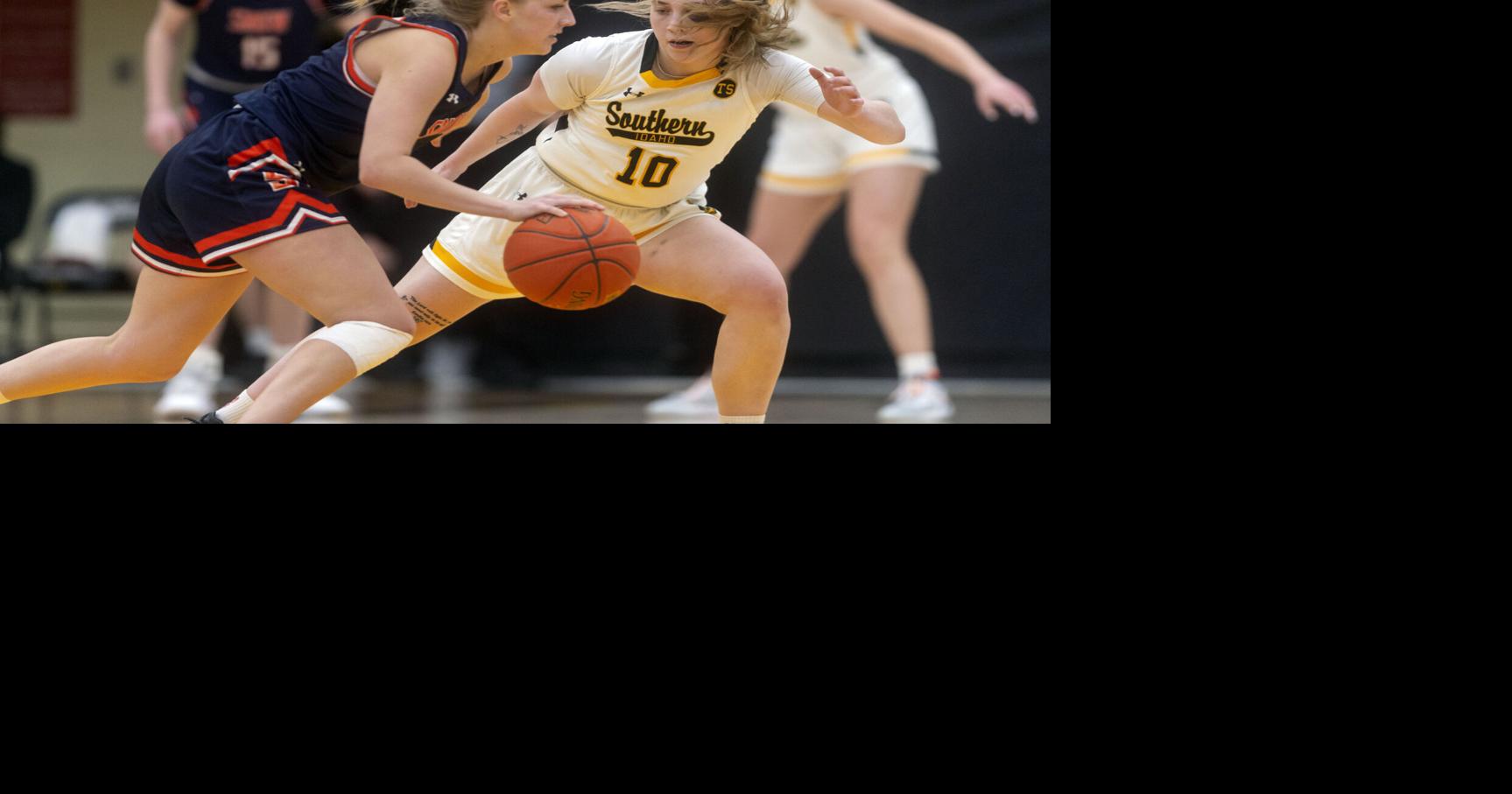CSI's Knapp reaches 'next level,' signs with NCAA Division I Utah State