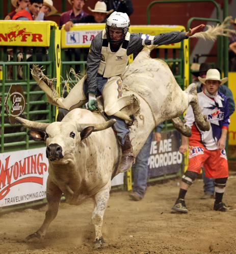 CSI's Allen, Johnson 5th in bareback 3rd go at CNFR