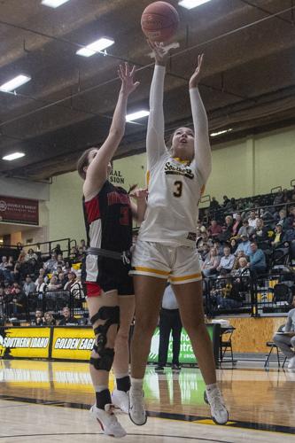 110223-twn-spt-basketball-hk-02.JPG