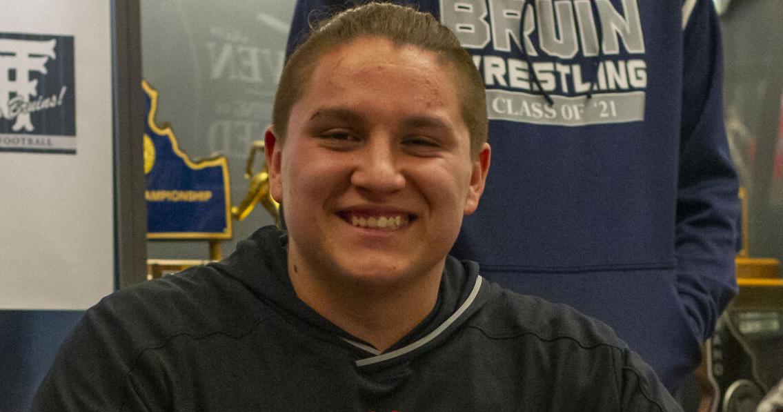 Twin Falls' Christian Janis signs to play football at Montana Western