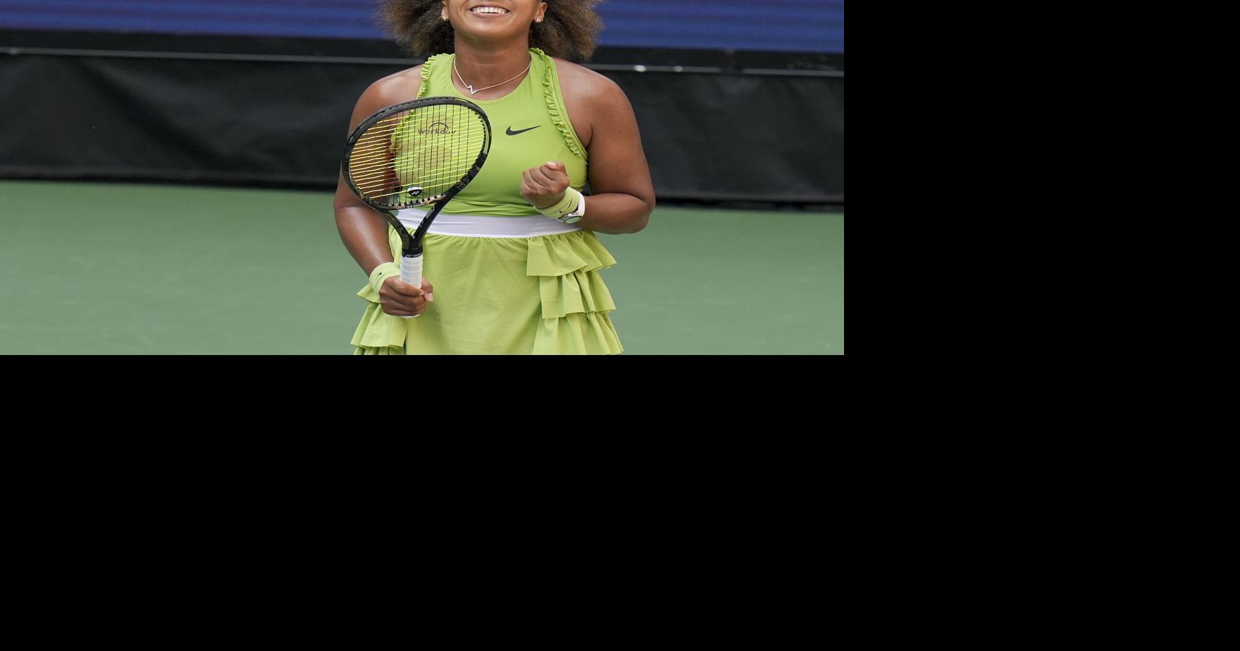 No. 1 Swiatek shakes off tough test, while Osaka shines