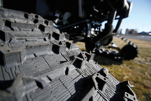 Tank-like Treads Propel New Breed of Snow Machine