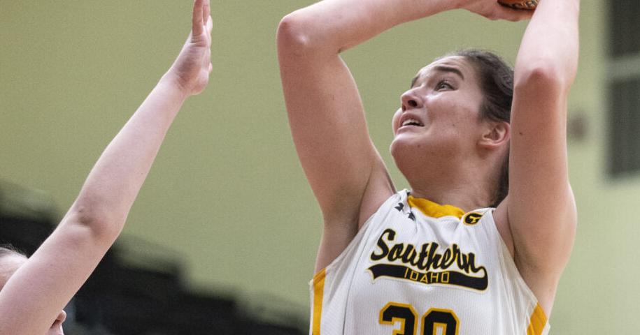 No. 4 CSI rolls past Snow to reach Region 18 championship game