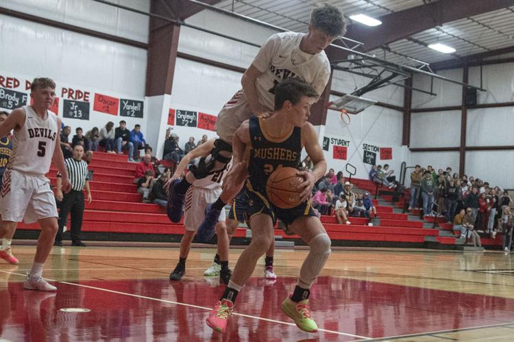 Camas County routs Dietrich to advance to state tournament