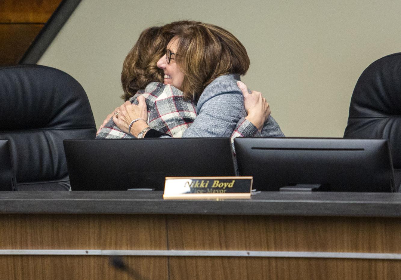 Suzanne Hawkins takes over as Twin Falls mayor