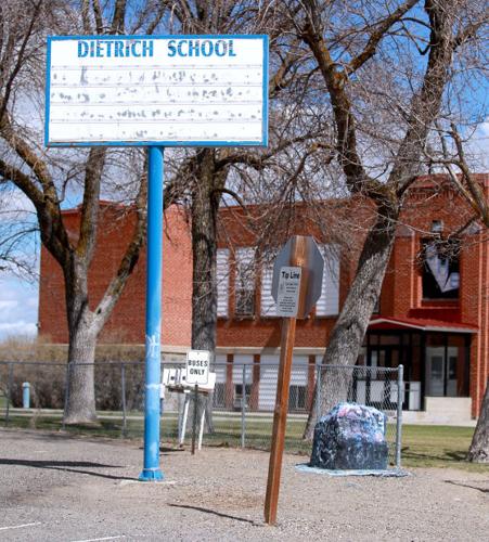 SNEAK PEEK: Many in Dietrich Stand Behind their Science Teacher