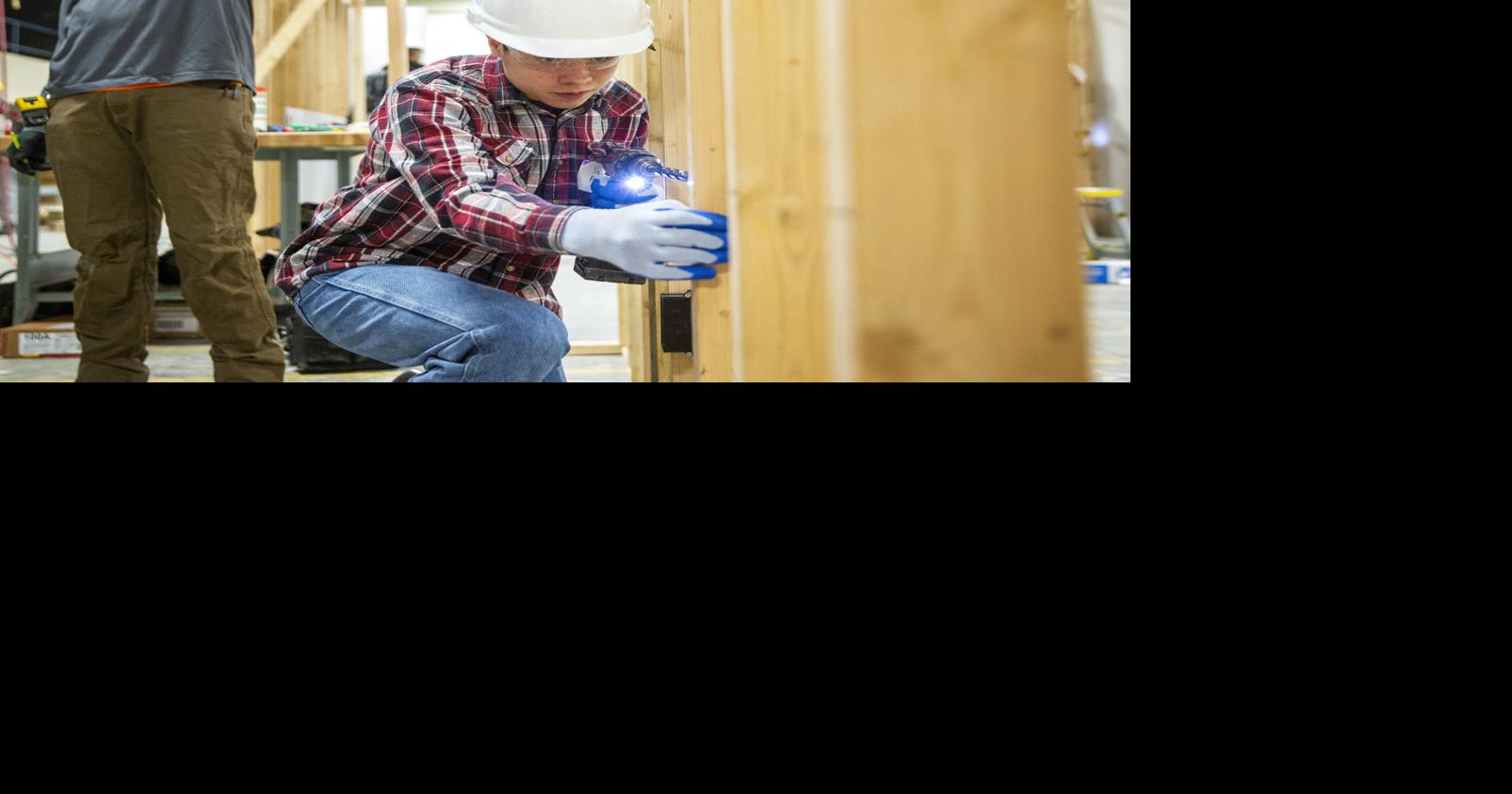 Contractors trying to encourage high schoolers to get into construction