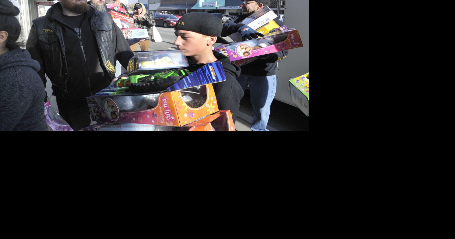 Brother Speed motorcycle club buys $31,000 in toys for Mini-Cassia kids