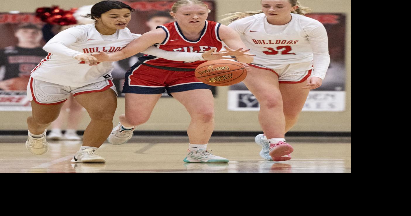 Filer girls basketball learning with new coach, young roster
