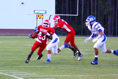 (With six photos) Magnolia Panthers win first football game since 2011 ...